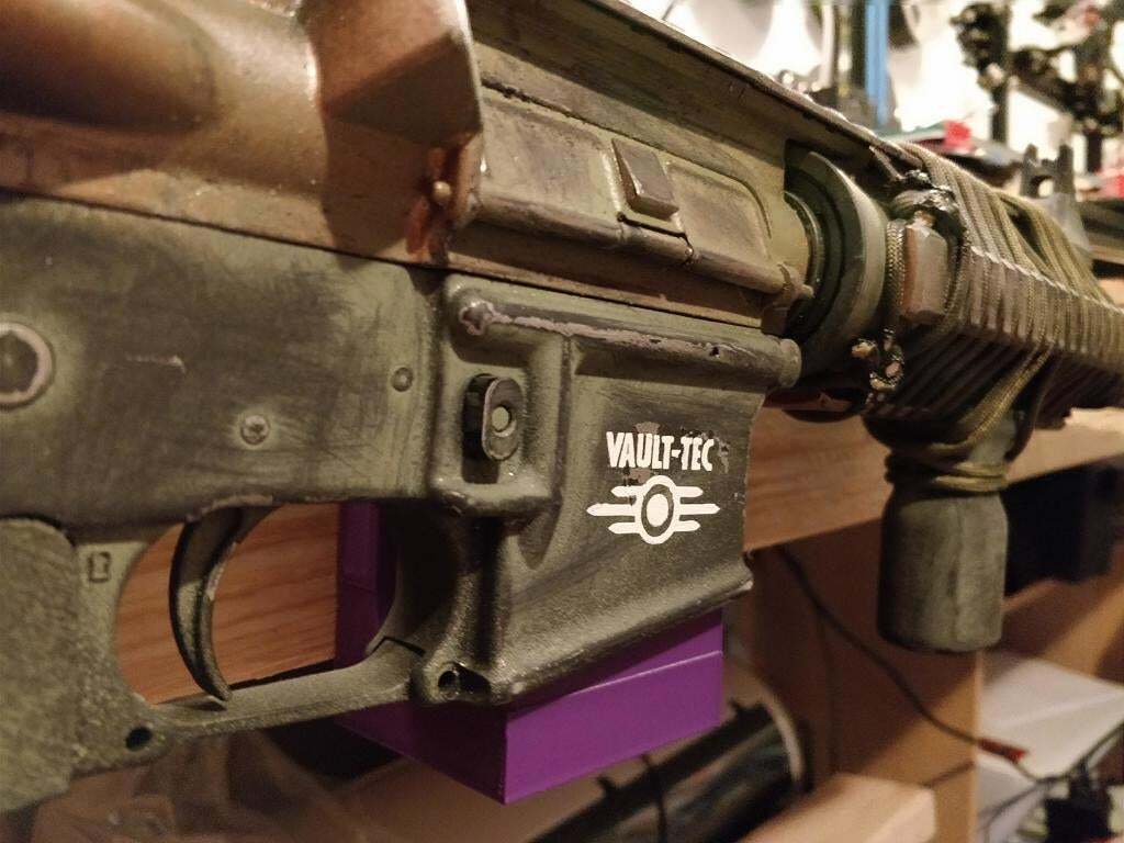 Free STL file AR15 Floating Wall Mount 🔫・3D print design to download・Cults