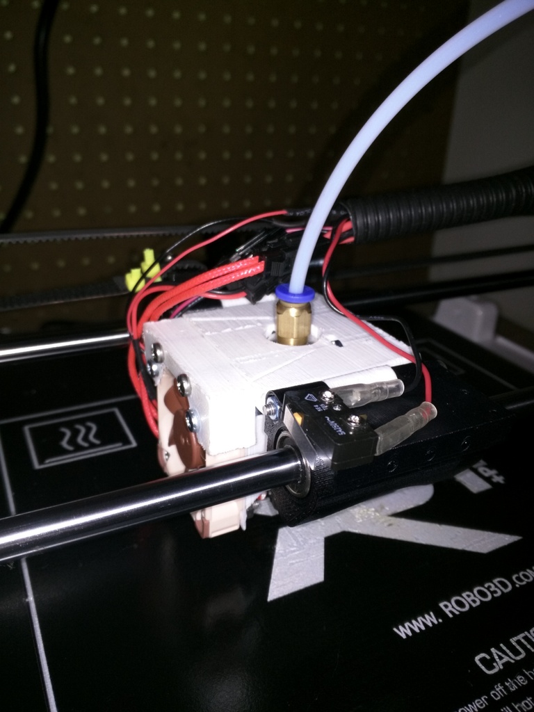 Free 3D file Single Hexagon Plate for mkelly's Modular Robo3D Carriage ...