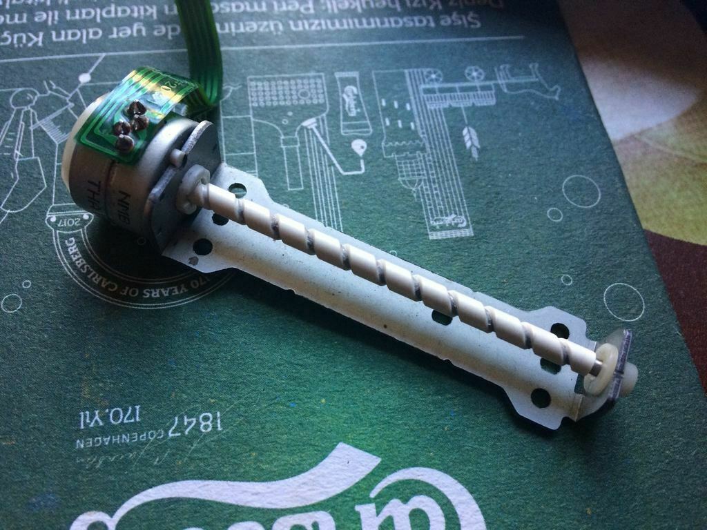 Free 3D file CD ROM stepper motor holder for CNC (cnc için mini step ...