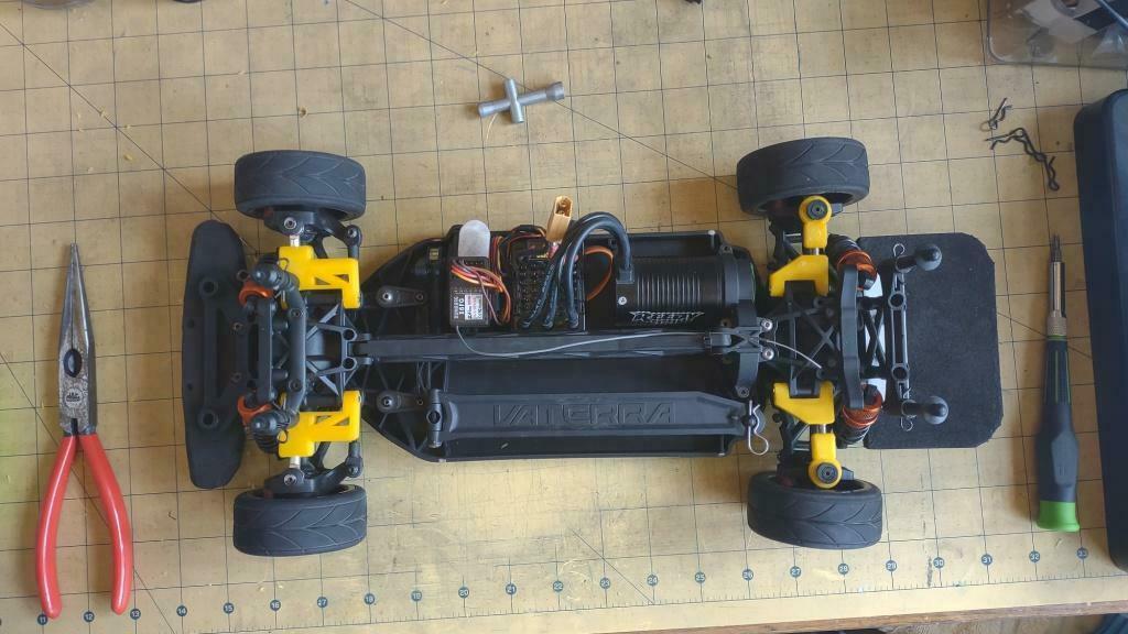 Free 3D file V100 suspension arms・Design to download and 3D print・Cults