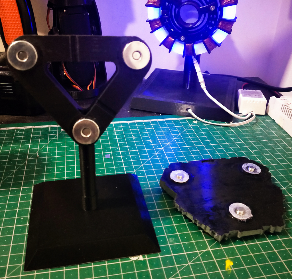 Free 3D file iron man mark 85 arc reactor by punished props academy ...