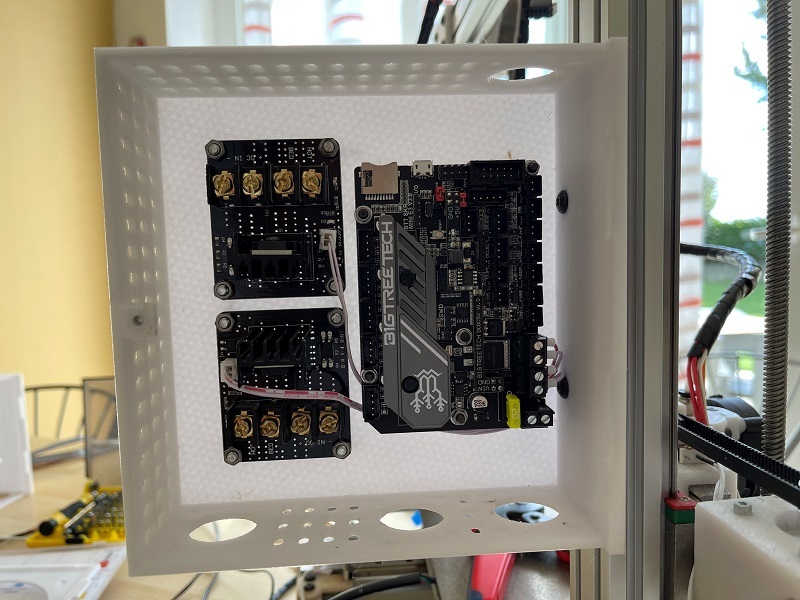 Fichier 3D gratuit AM8 ElecBox BTT SKR Mini E3 V3 FAN 120mm・Modèle à ...