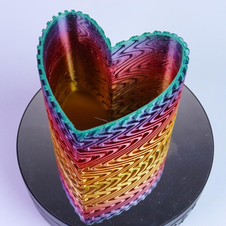 3D file wavy heart pen holder Love gift 💜・3D print model to download・Cults