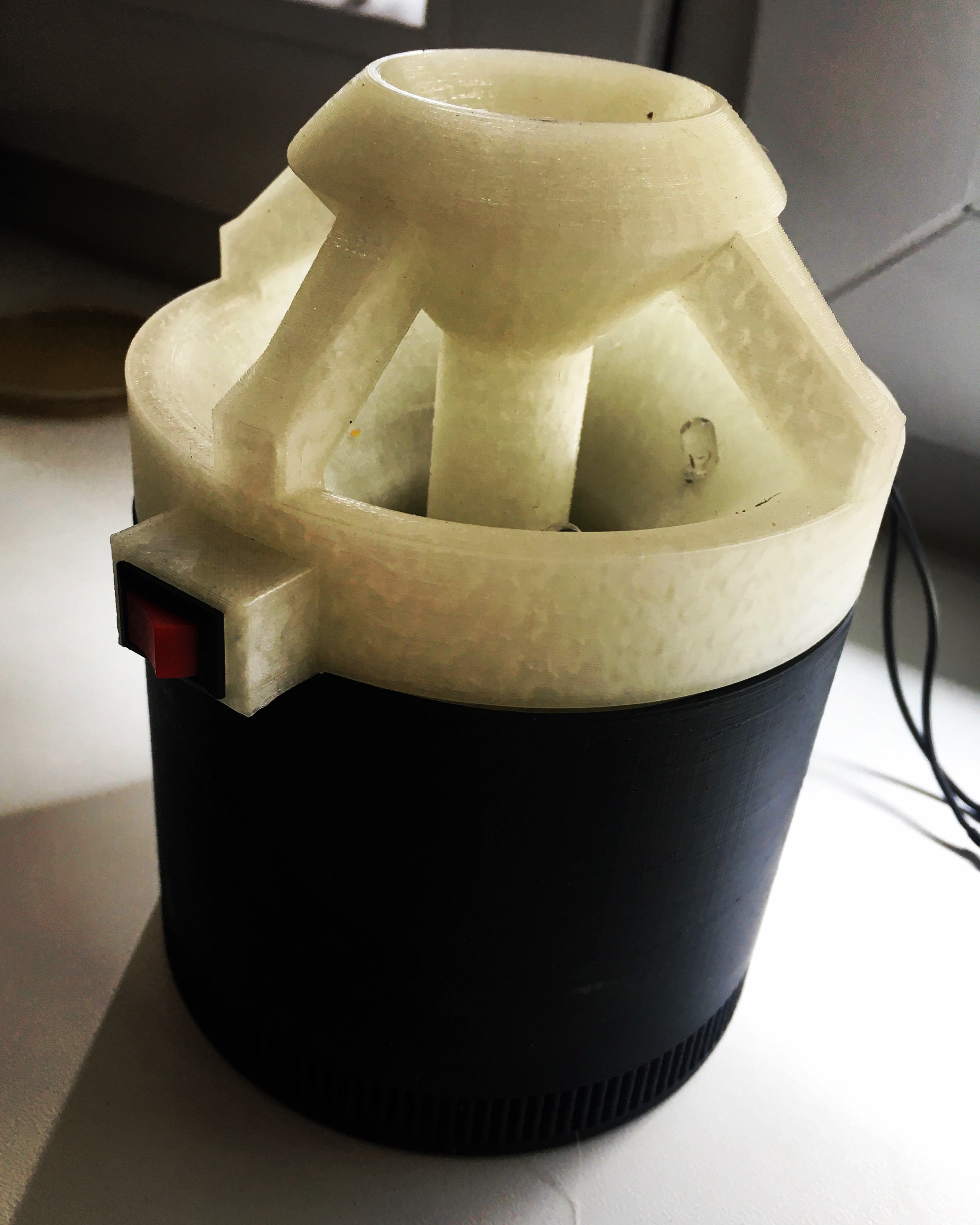 STL file Bug Trap 🐛・3D printable model to download・Cults