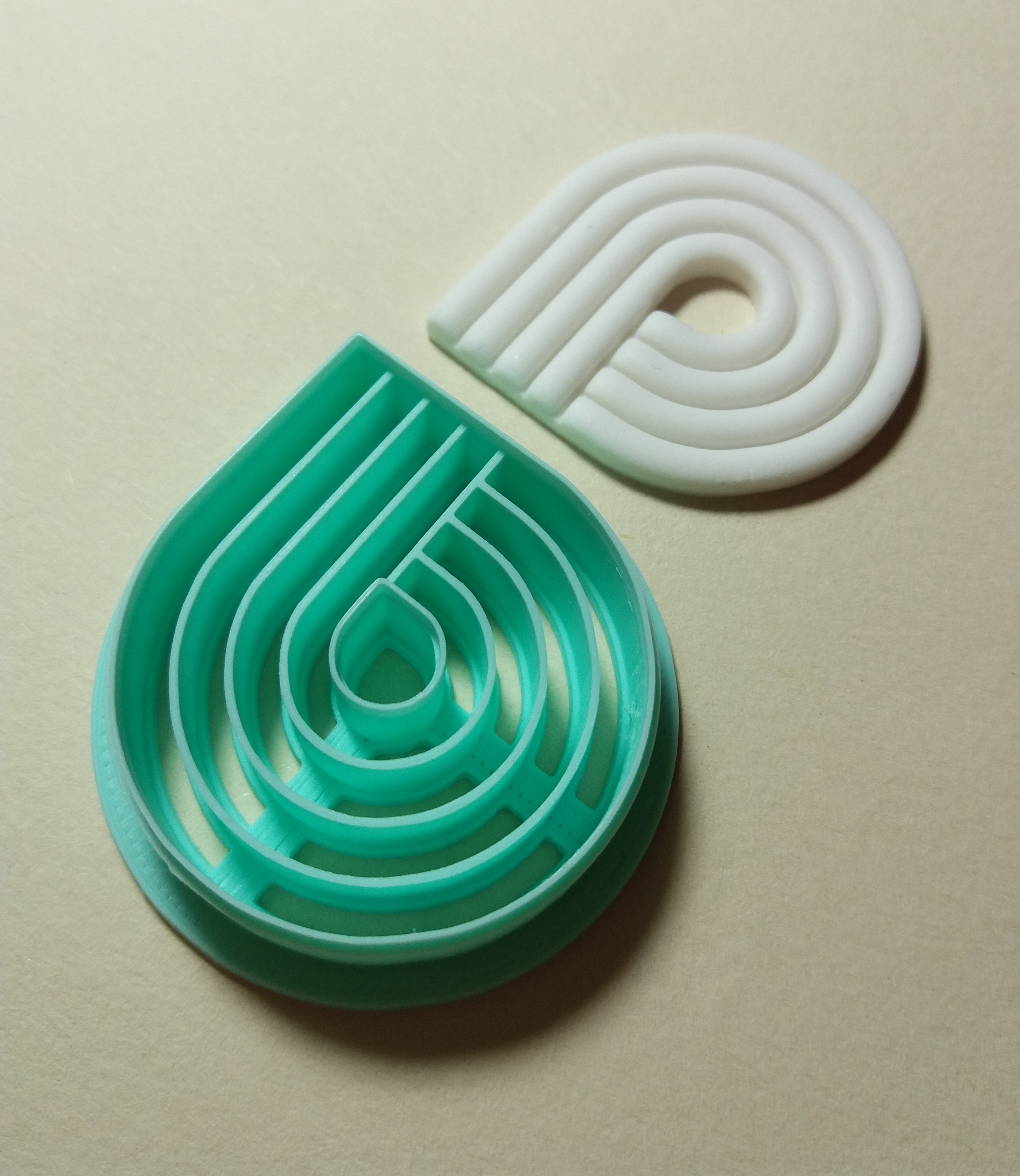 STL file Tear shape embossing polymer clay cutter/stamp・Model to ...