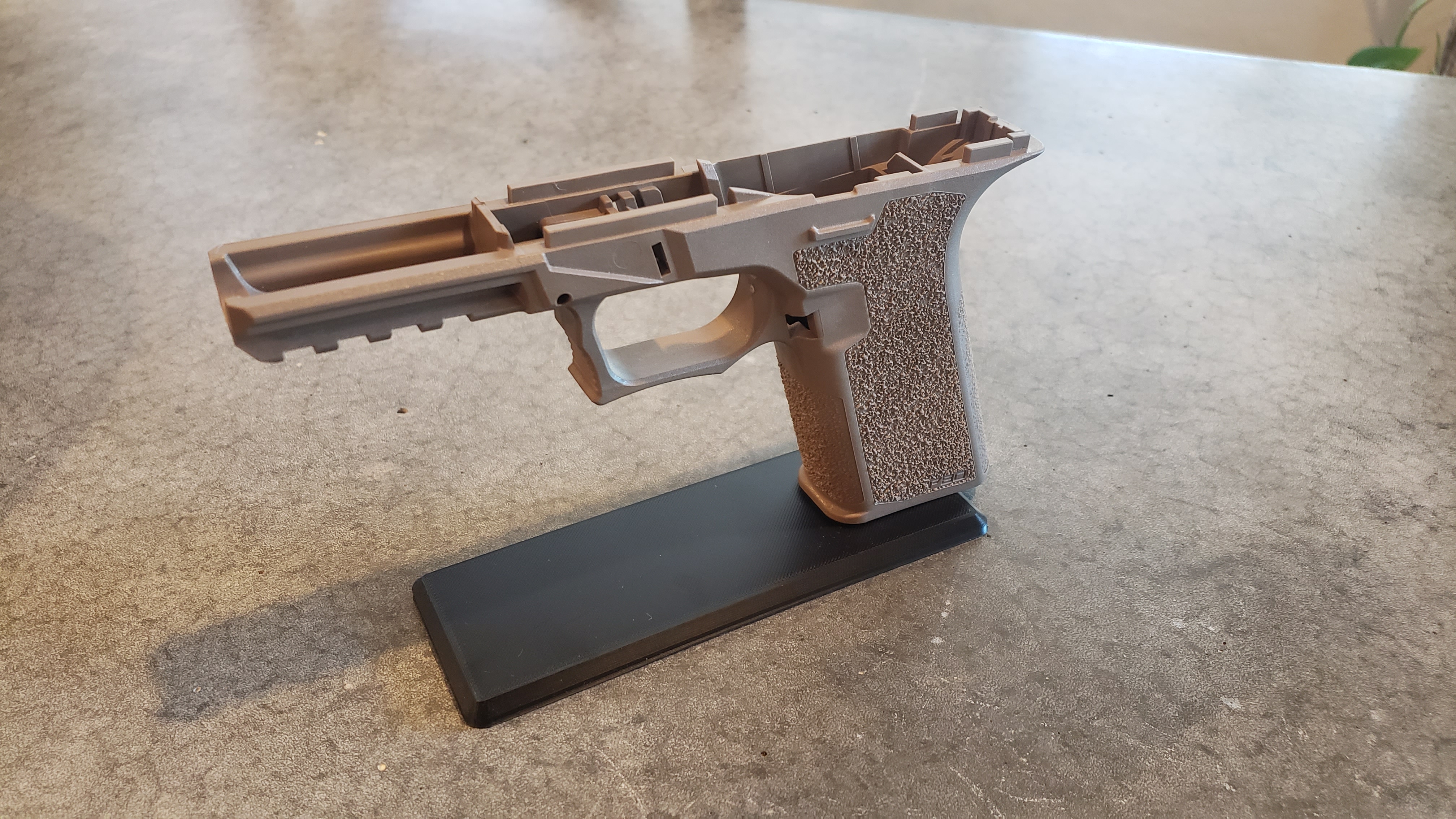 STL file Walther themed pistol display stand 🔫・3D printing idea to ...