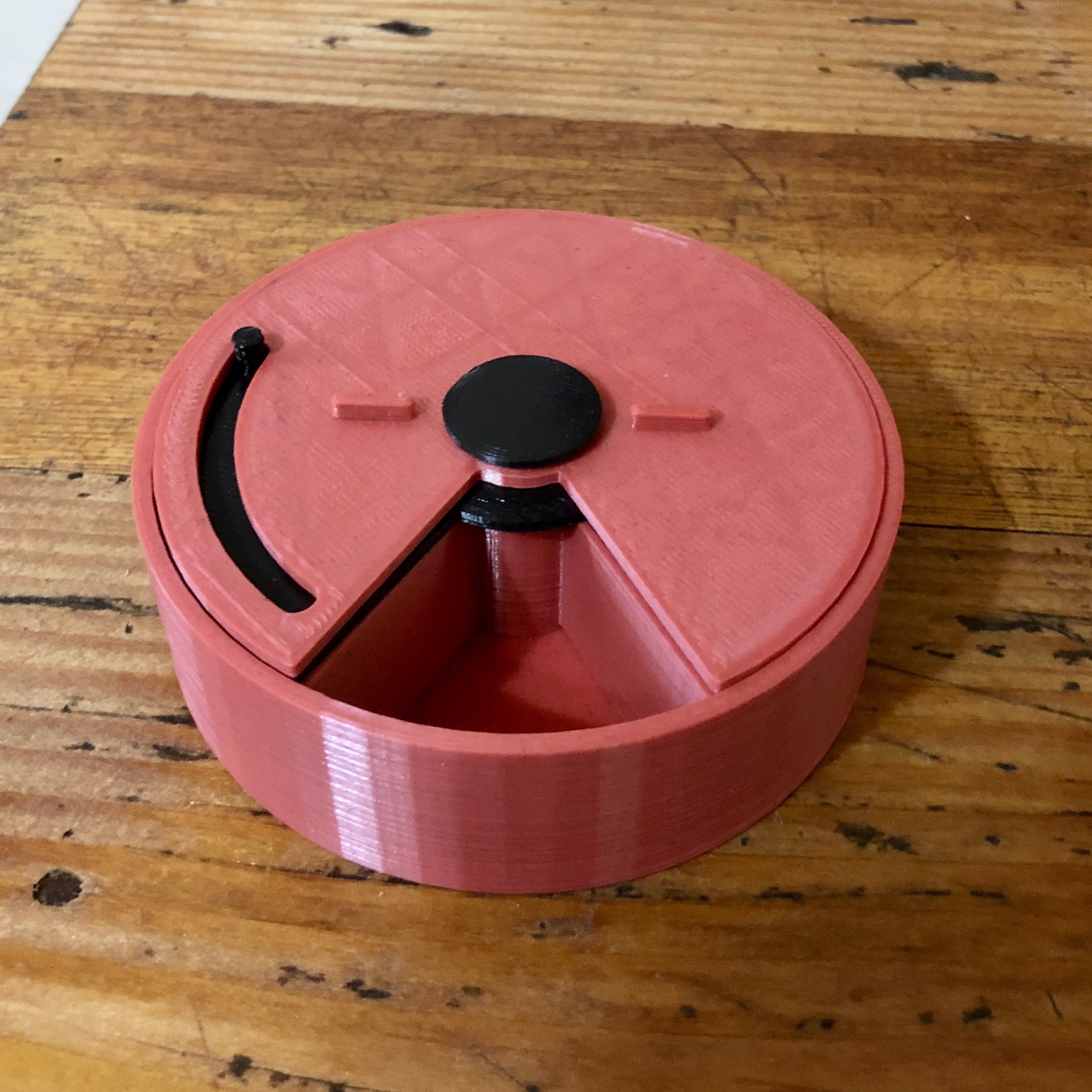 STL file Pill dispenser 💊・Template to download and 3D print・Cults