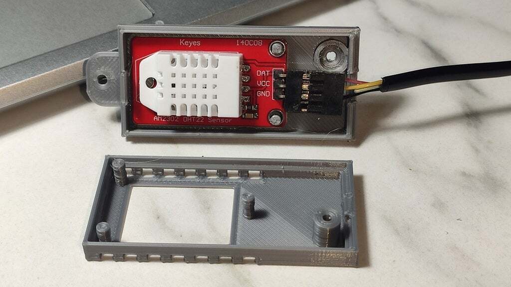 Free STL file DHT22 PCB Housing Snap Enclosure (Simple Light weight ...