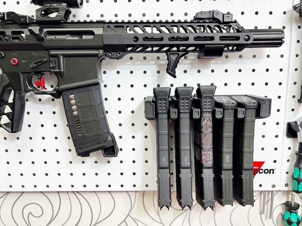 Free 3D file PMAG, Lancer , CMMG , AR15 Magazine Rack 📦・3D printing ...