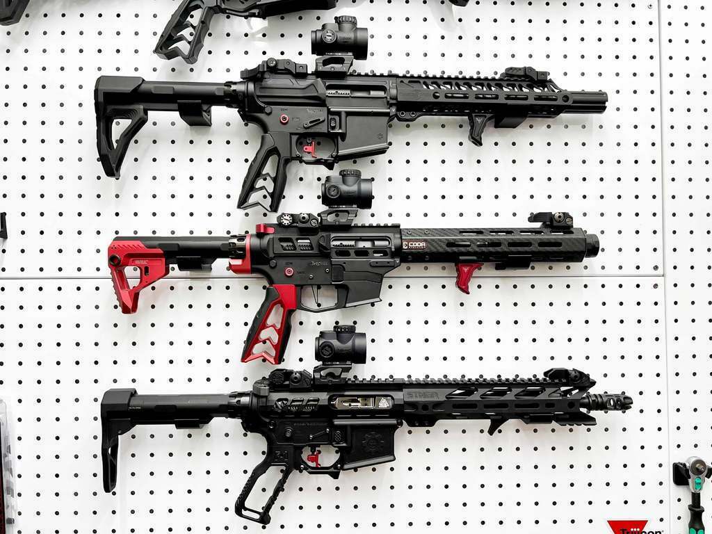 Free 3D file AR15, SMG Gun Hanger for Pegboard・3D printable object to ...