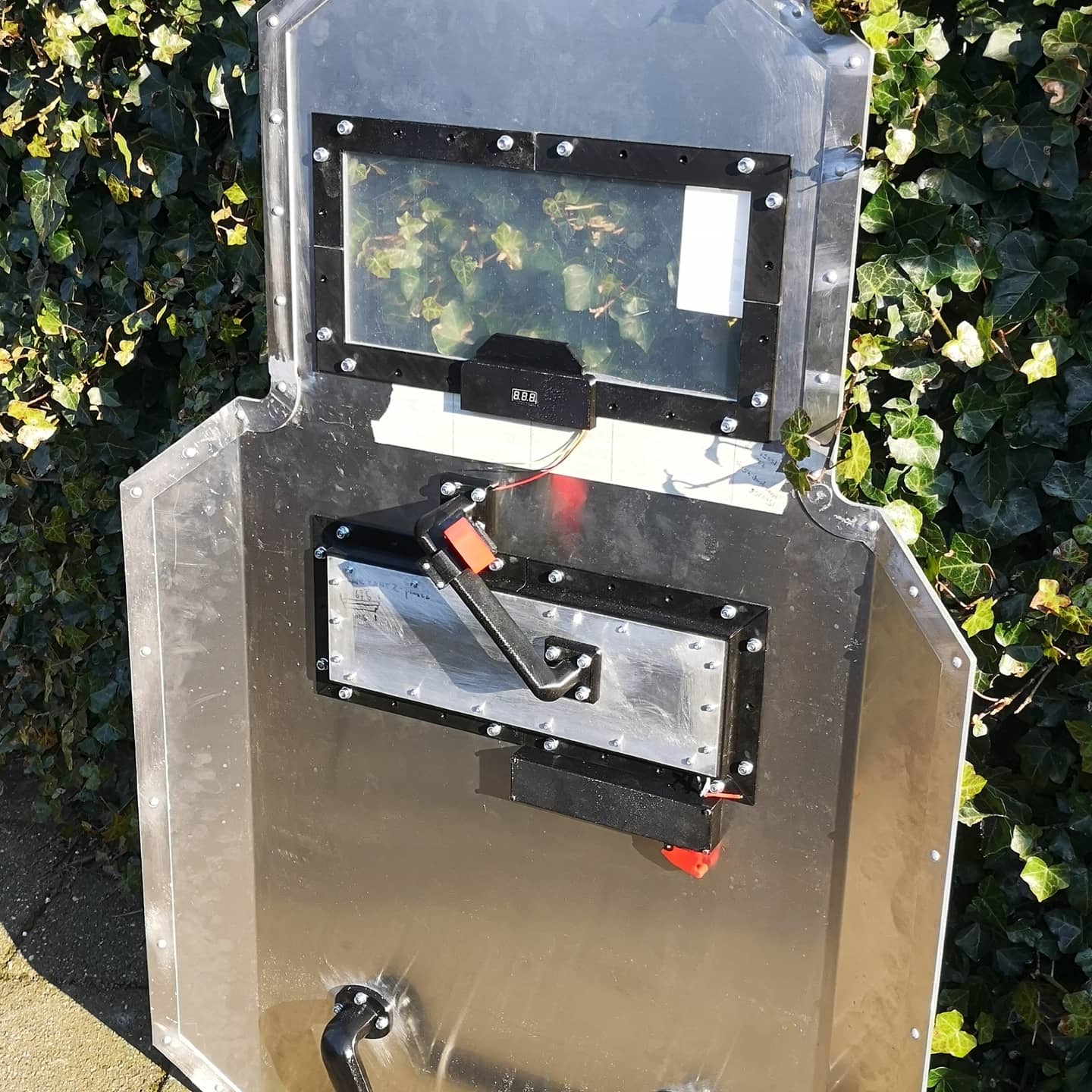 STL file R6 siege BLits shield 🛡️・3D printer design to download・Cults