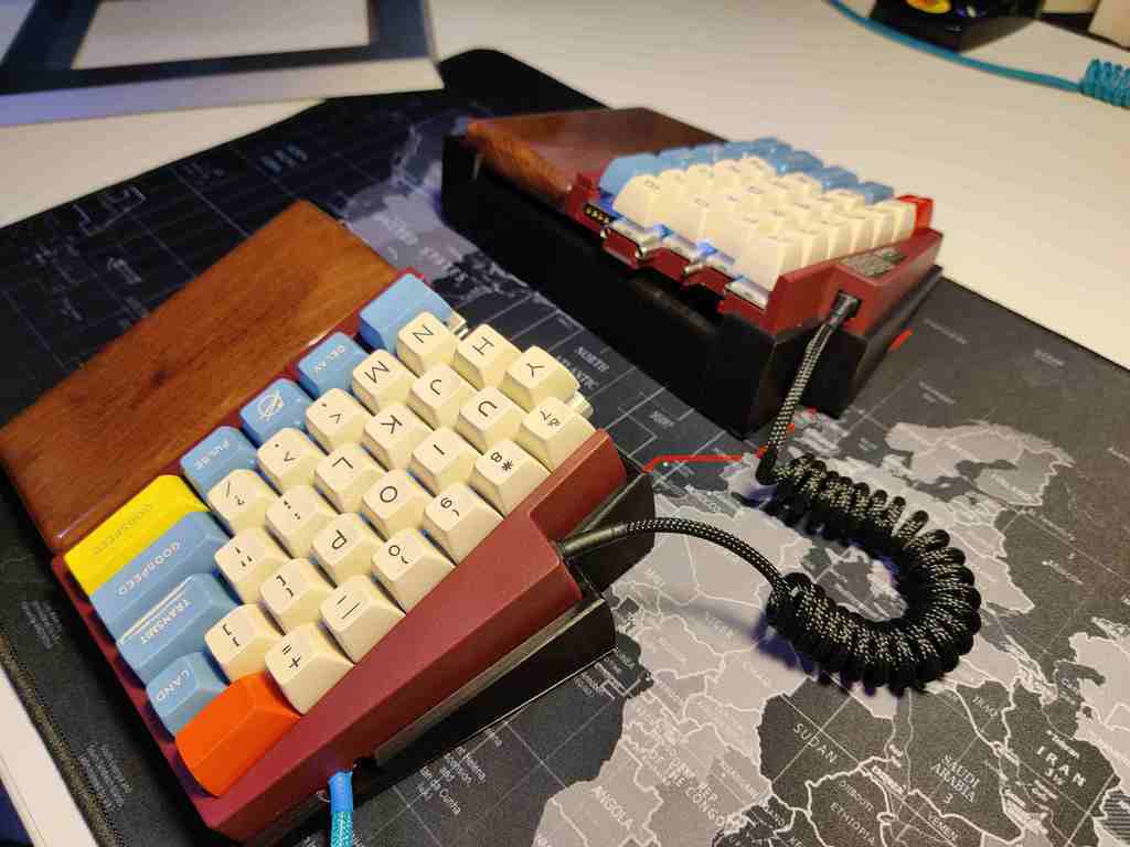 Free STL file 15 Degree Tenting Stand UHK V1・Object to download and to 3D print・Cults