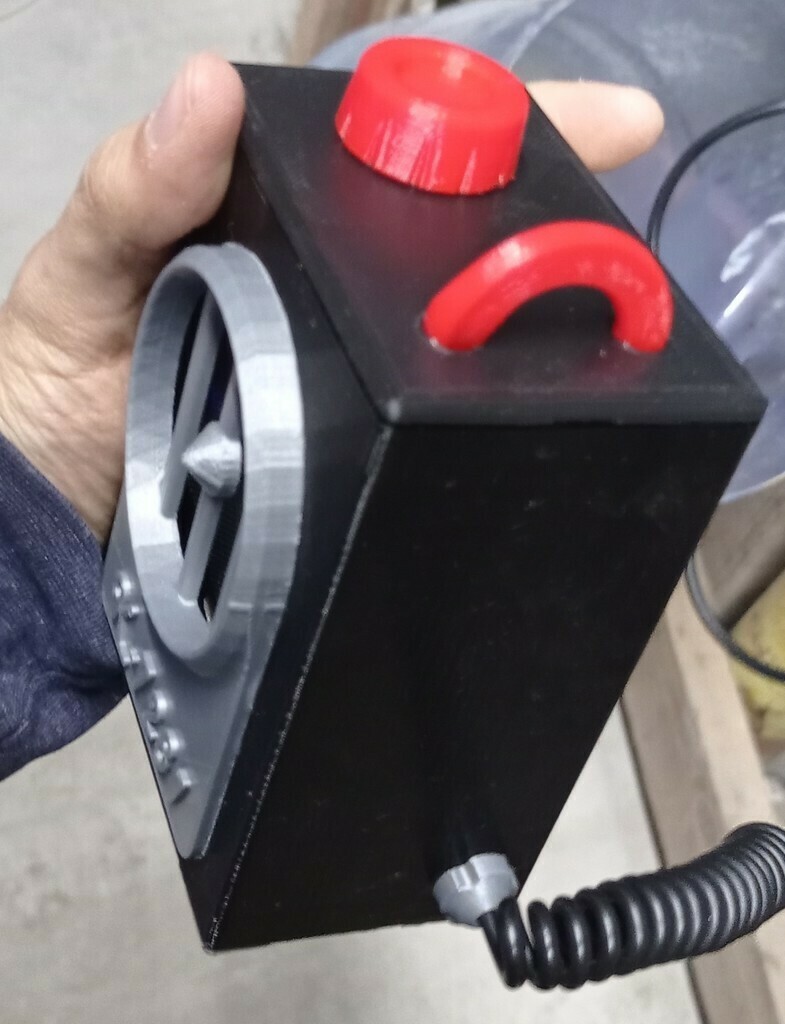 Free 3D file Speaker case Retrofuturistic (Fallout inspired)・Model to ...