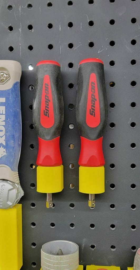 Free 3D file 1/4 drive socket screwdriver pegboard mount・3D printable model to download・Cults