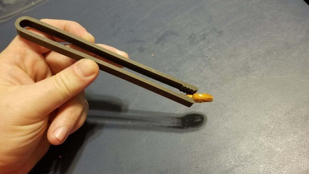 Free STL file No-mess Snack grabber (clean snacking tool)・3D printer ...