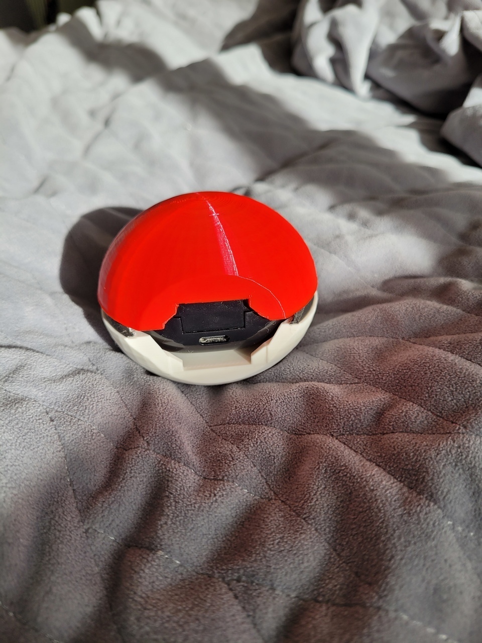 Free STL file Buds live Pokéball case 🐉・3D printer model to download・Cults