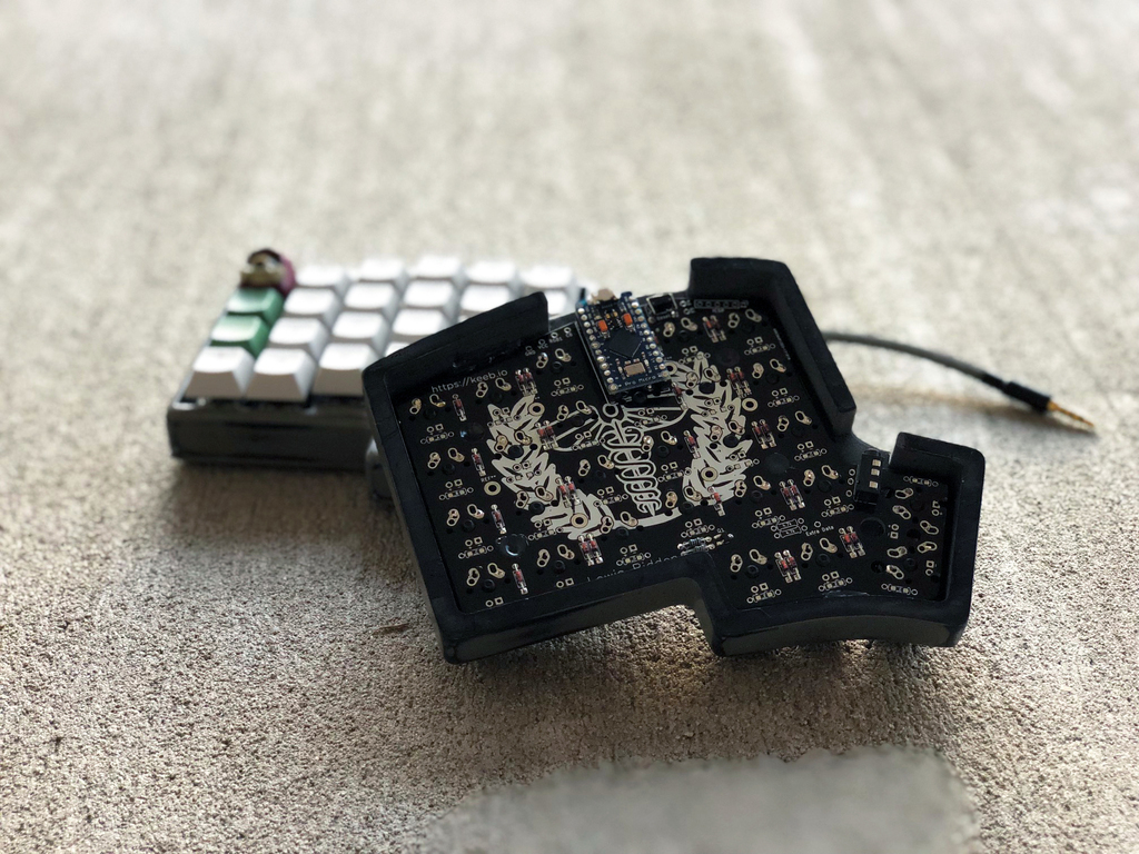 Free STL file Iris Keyboard Case・3D printer design to download・Cults