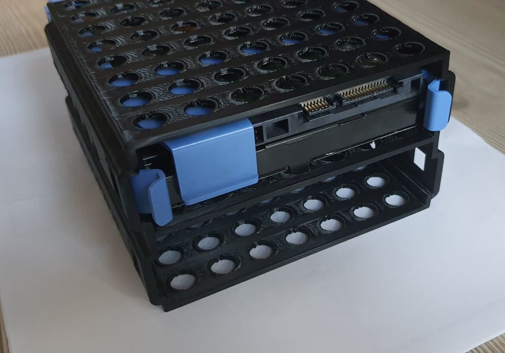 Free STL file HDD bay for original DELL HDD caddys・3D printable model ...