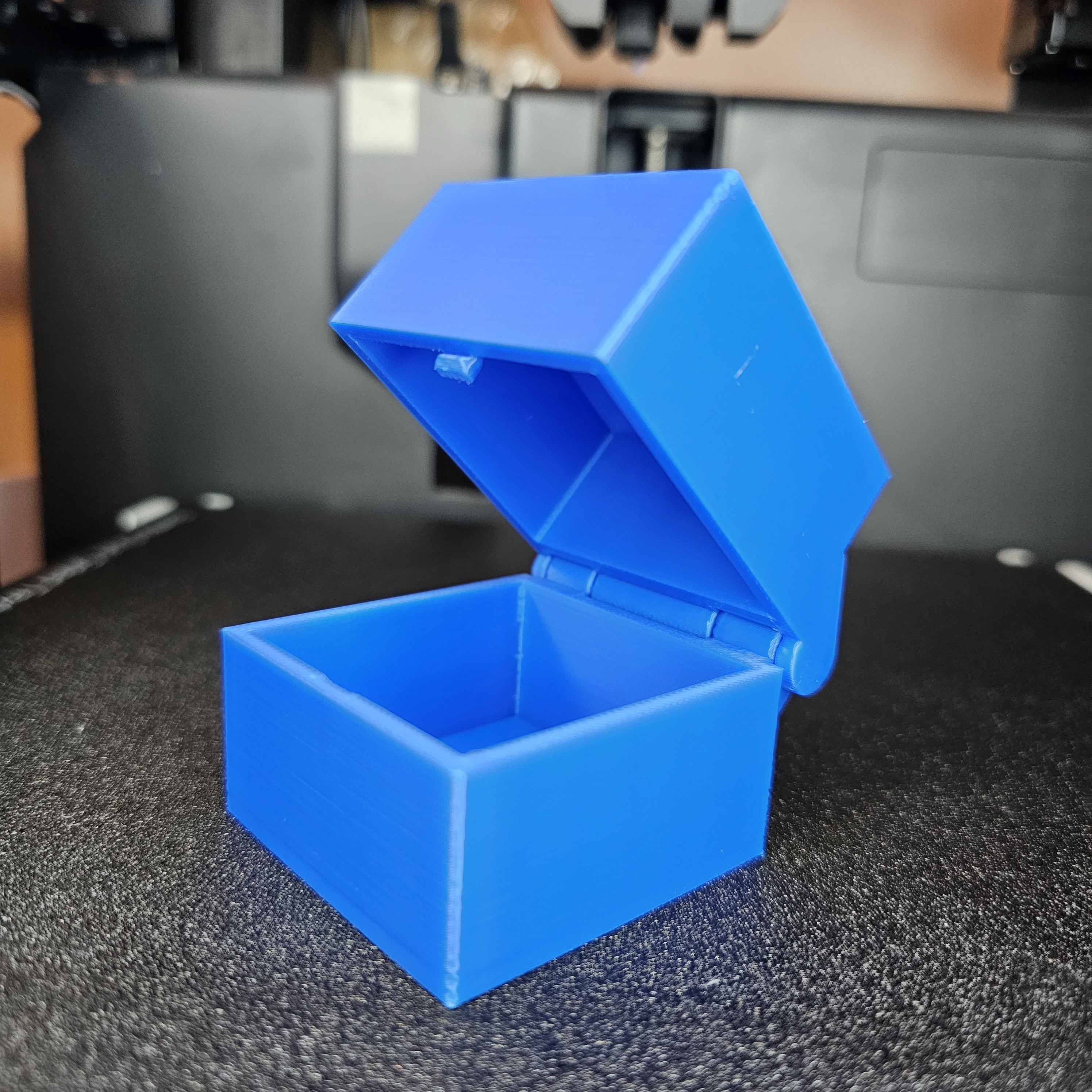 Free 3D file Snap Fit Box Blank・3D printable model to download・Cults