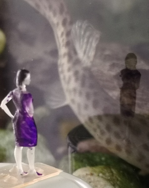 Free STL file Woman standing pose 2 scale 1:64・Object to download and ...