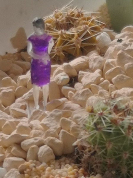 Free STL file Woman standing pose 2 scale 1:64・Object to download and ...