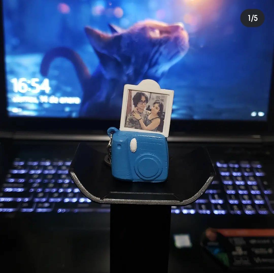 STL file Keychain camera for photos・Design to download and 3D print・Cults