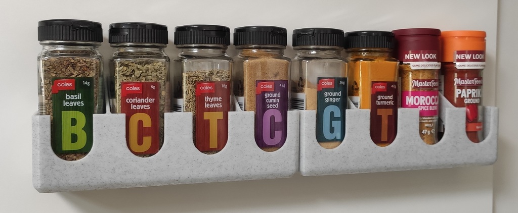 Free 3D file 4 and 6 pc Spice Rack (40-42mm Square or Round Bottles) 🟪 ...