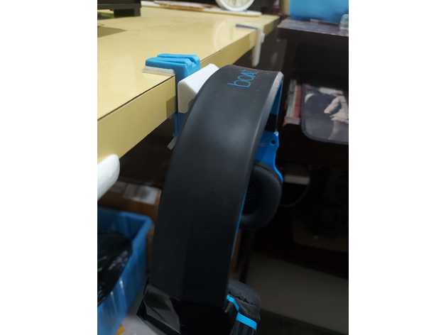 Free STL file XBOX controller holder with adjustable auto snap table ...