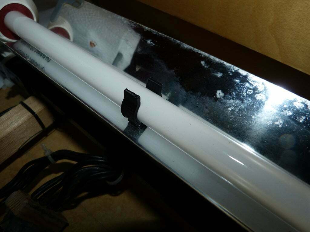 Free STL file Neon Tube/ Lamp Reflector Mounting・Object to download and ...