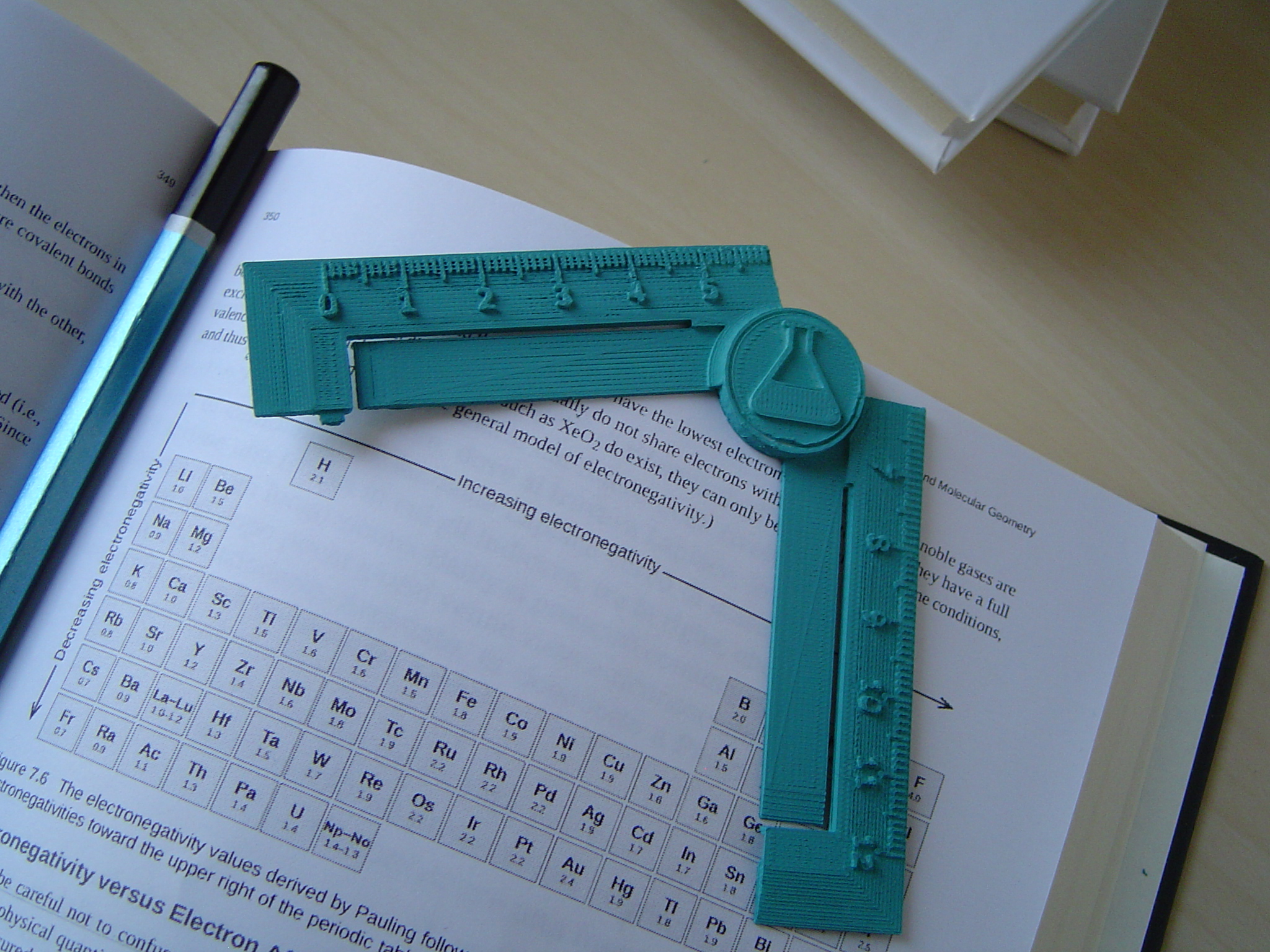 STL file Bookmark Ruler Print in Place with Chemistry Icon | Easy to ...