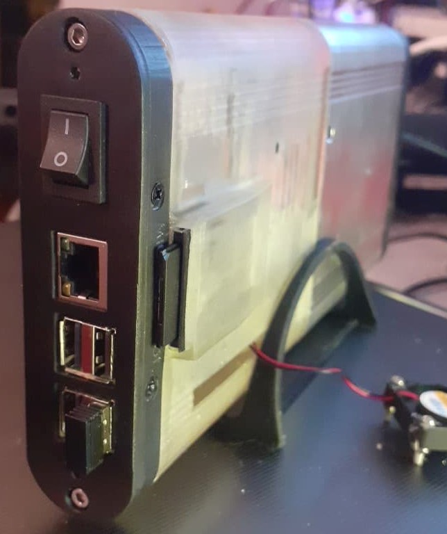 Fichier STL Raspberry PI BOX v1・Plan à imprimer en 3D à télécharger・Cults