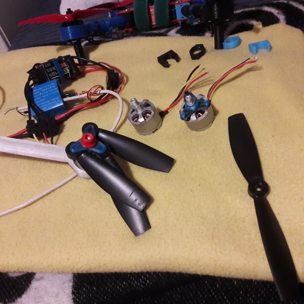 Free 3D file Propeller_Pivot_cutt_axle 8mm M6 Left 2312 Brushless Motor ...