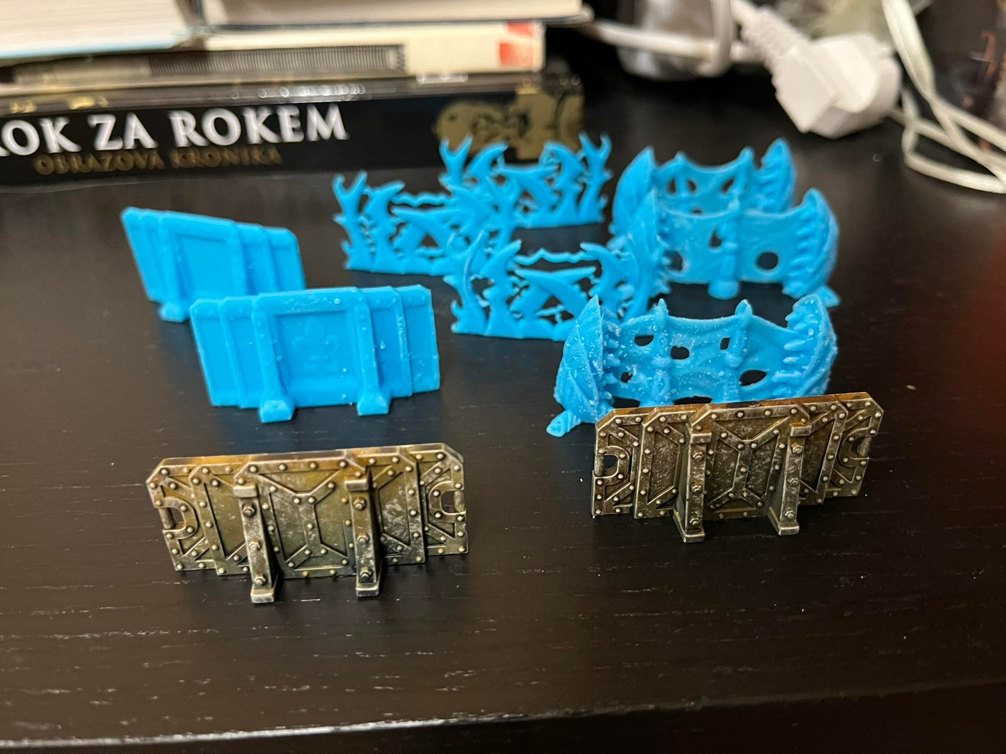 STL file edgy space elf barricade・Design to download and 3D print・Cults