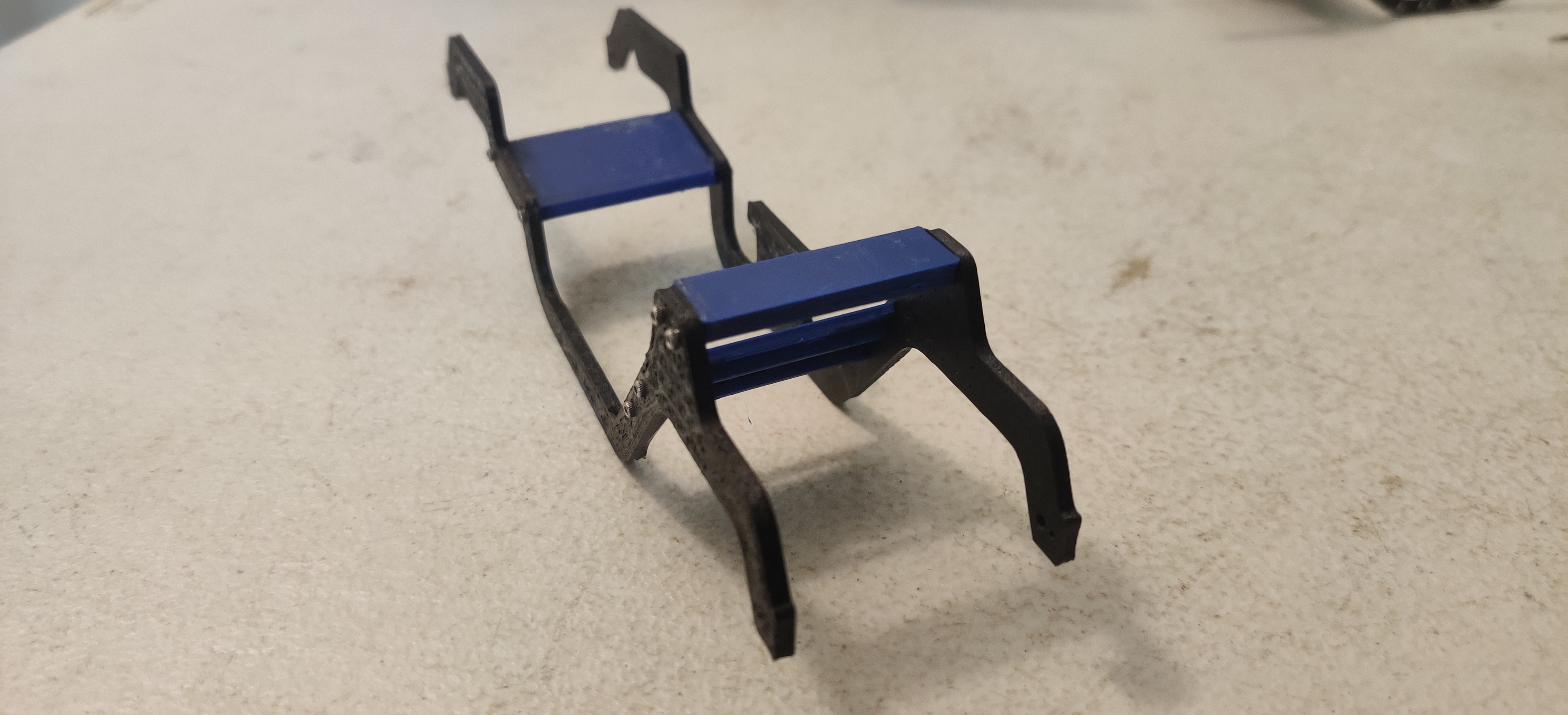 STL file PUMA Chassis - SCX24 LCG Kit 👽・3D print model to download・Cults