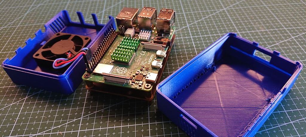 Free 3D file YA Pi4 Case with space for X862 SSD board and 40 mm fan ...