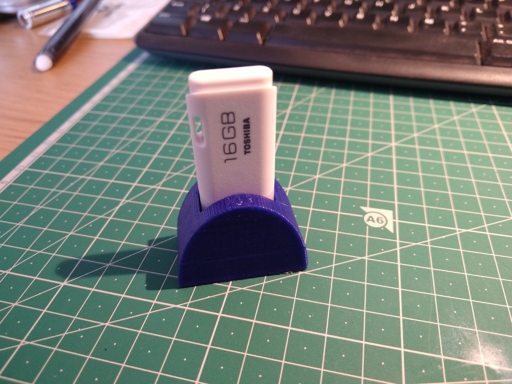 Free 3D file Simple USB holder (fits sticks 9mm x 22mm)・3D printer ...