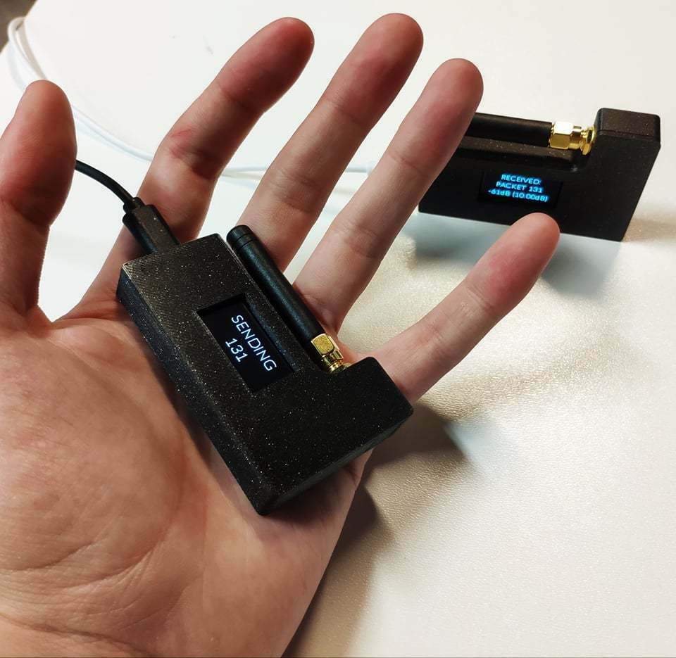 Free 3D file ESP32 TTGO Oled LoRa Case 🔧・3D printing model to download ...