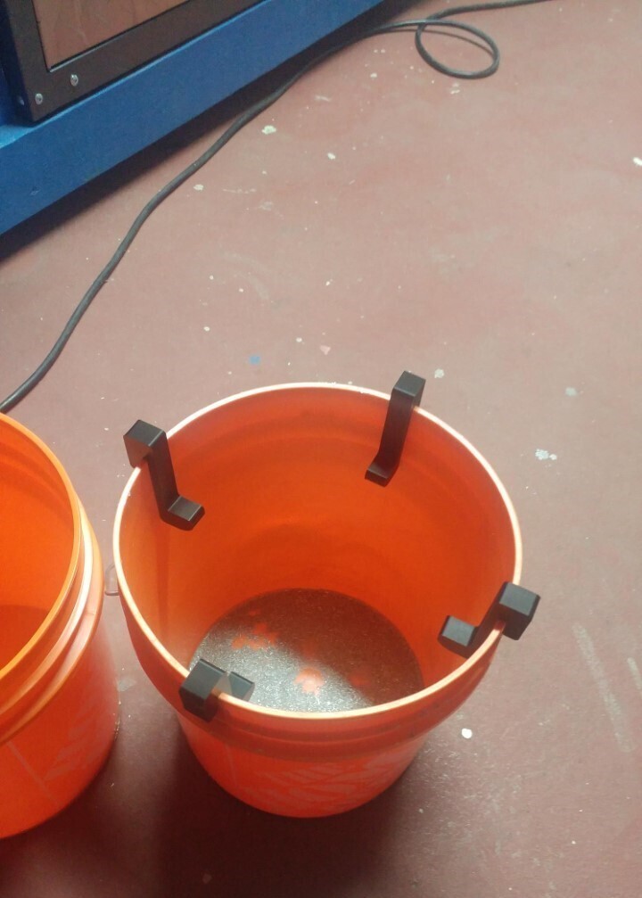 Free STL file drainage Buckets holders・3D printable model to download・Cults