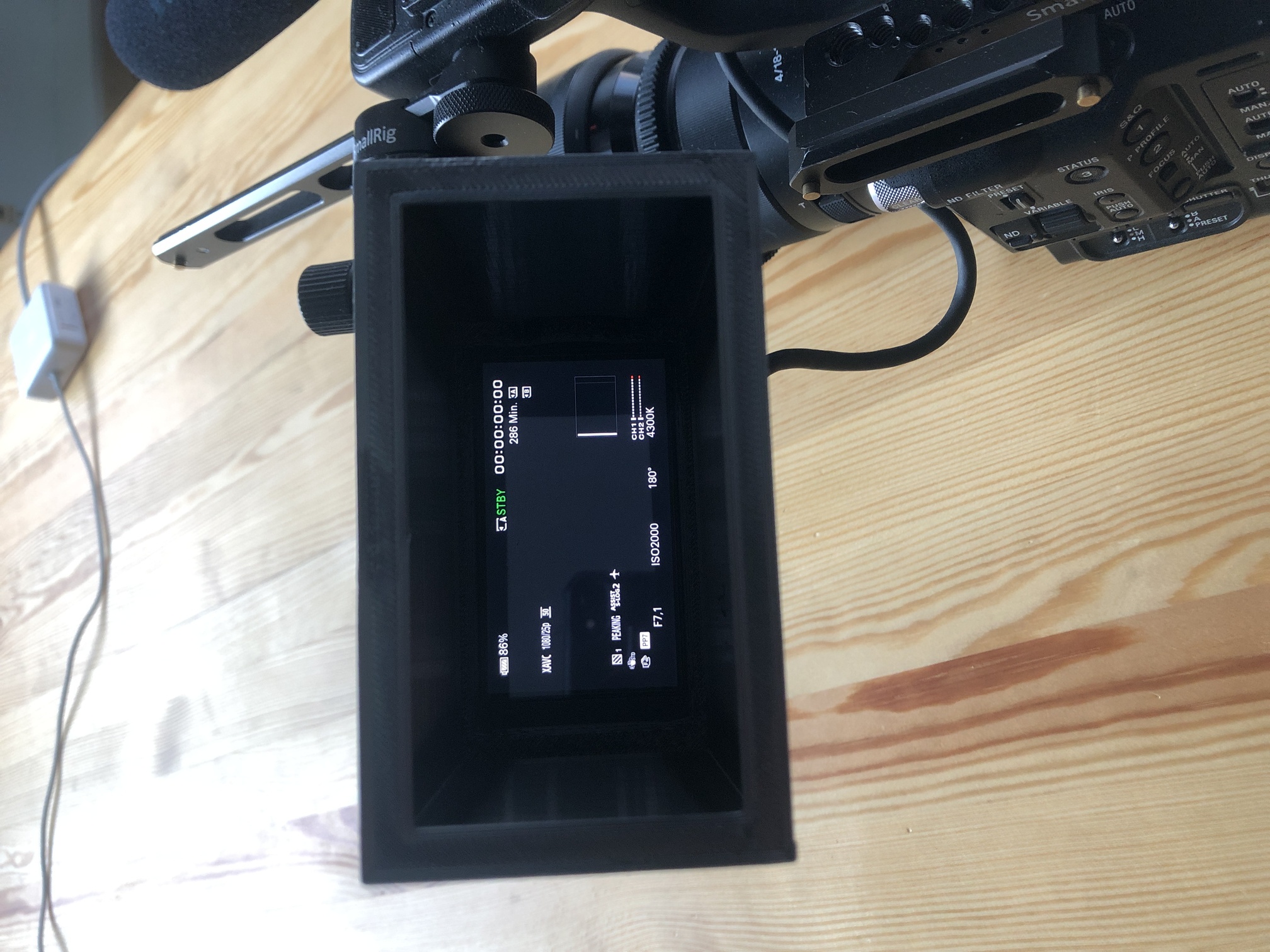 OBJ file Sony FS5 Monitor Hood 📷・3D printable model to download・Cults
