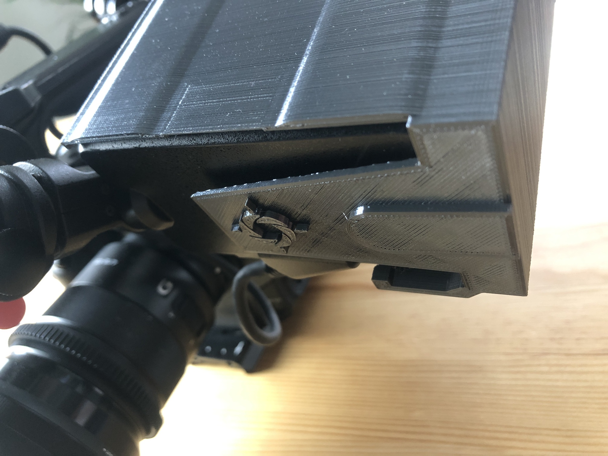 OBJ file Sony FS5 Monitor Hood 📷・3D printable model to download・Cults