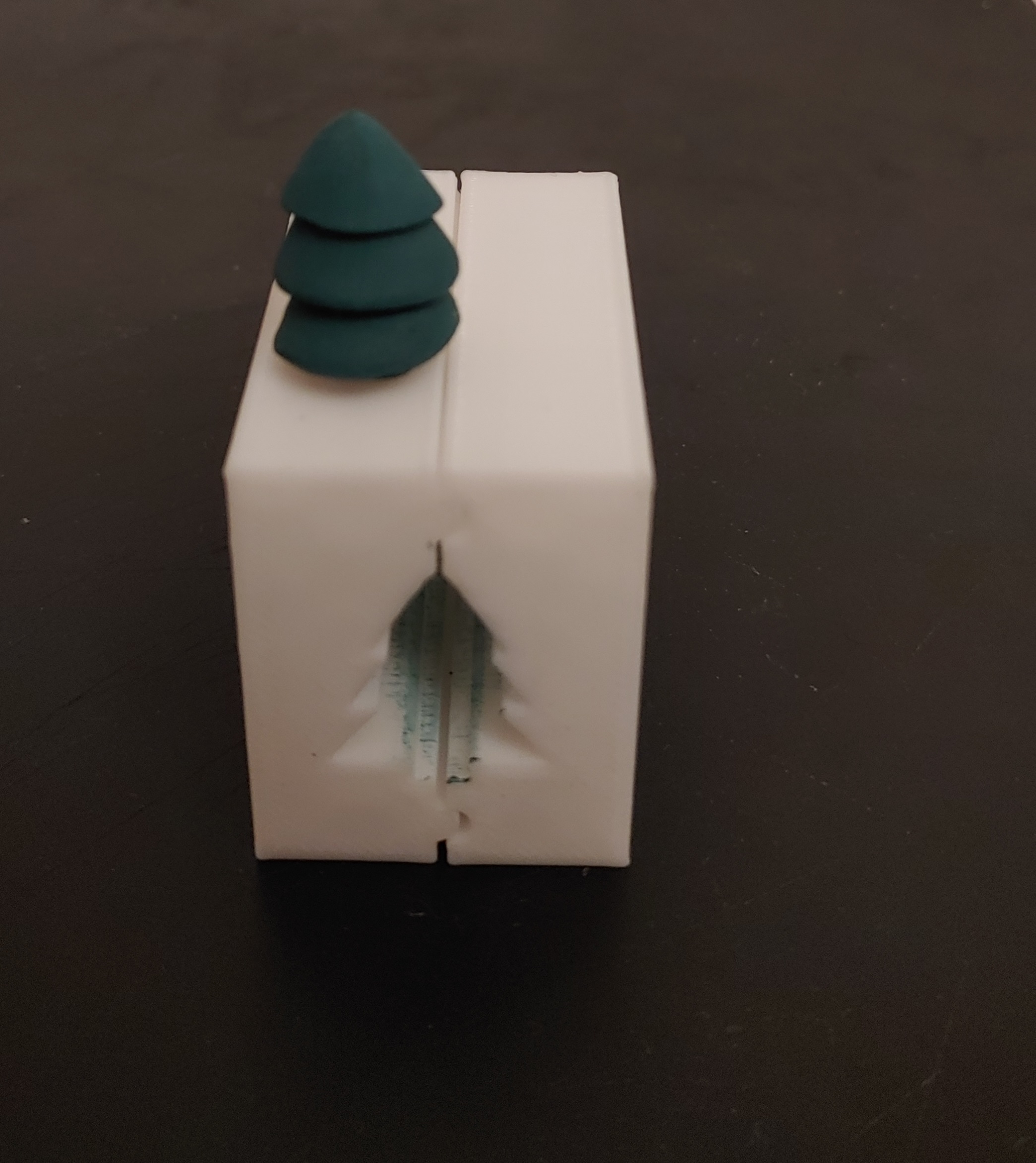3D printer X-mas tree • made with flashforge adventurer 3・Cults