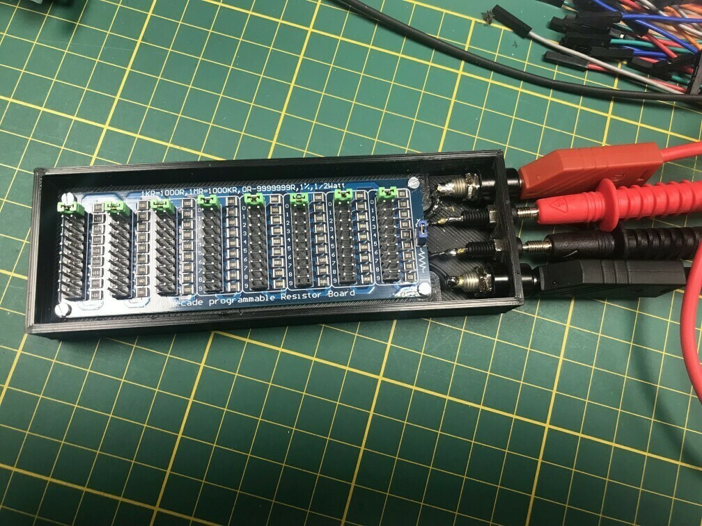 Free 3D file Eight resistor decade housing・3D print object to download ...