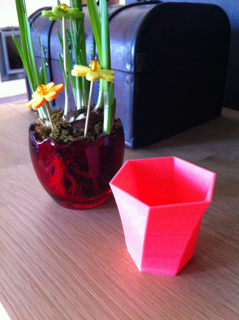 Free 3D file Flower pot・3D printable model to download・Cults