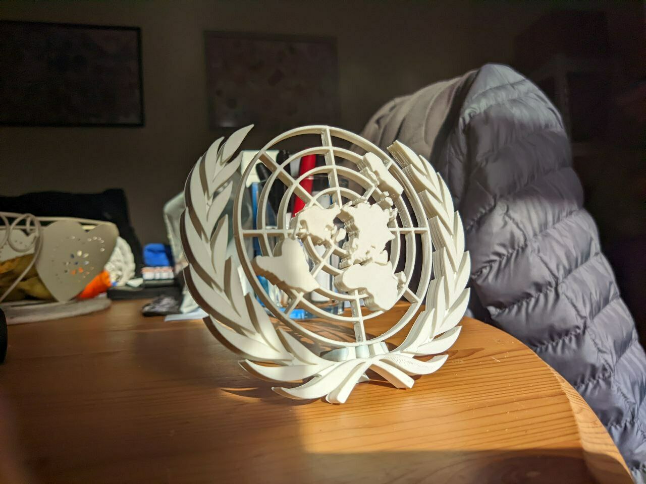 STL file United Nations Emblem 🇺🇸・3D print object to download・Cults