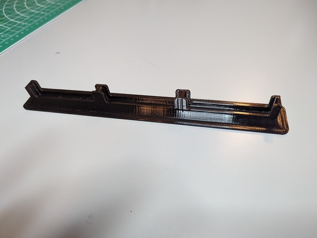 Free 3D file Ultra Pro 35 Point Card Stand For 3 Cards・3D printable ...