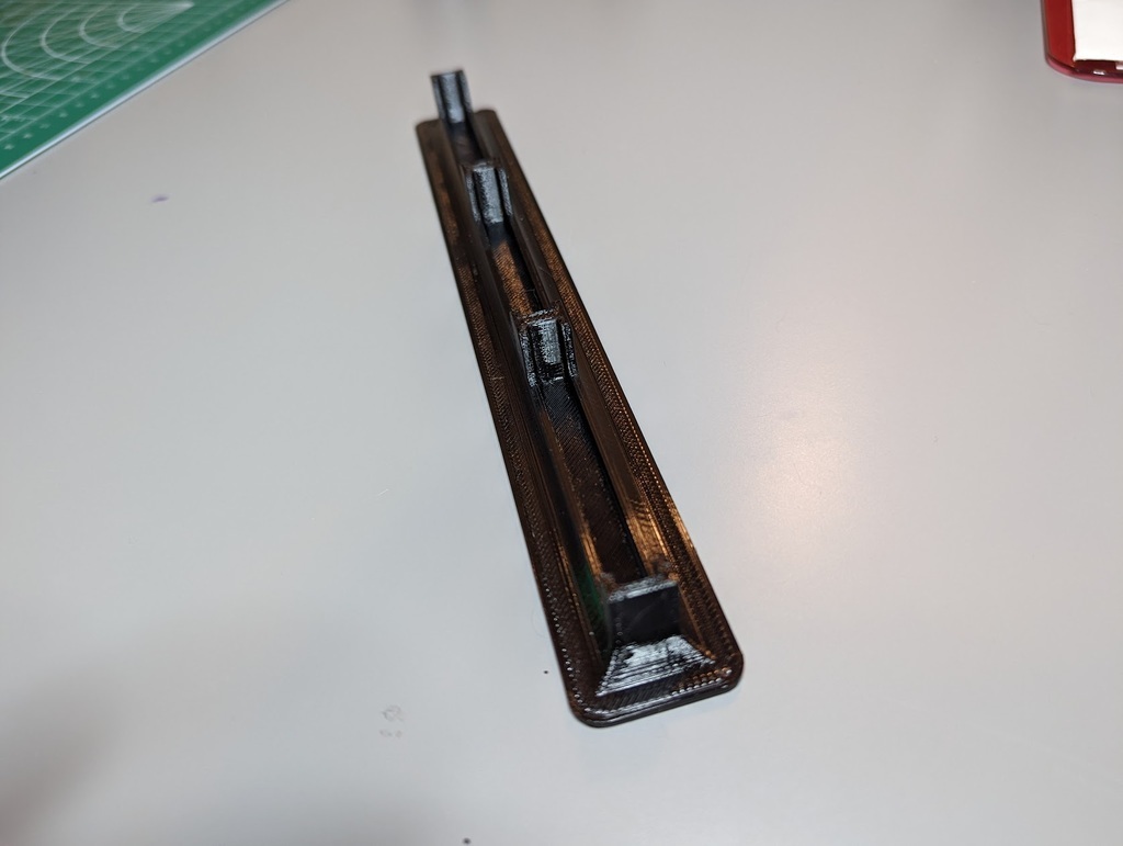 Free 3D file Ultra Pro 35 Point Card Stand For 3 Cards・3D printable ...