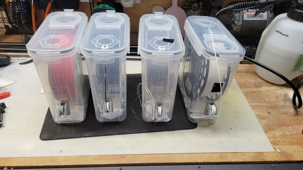 Free 3D file Filament Roller for Filament Dry Box 🪢・3D printer model to ...