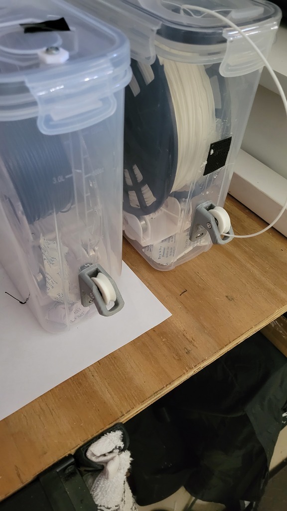 Free 3D file Filament Roller for Filament Dry Box 🪢・3D printer model to ...