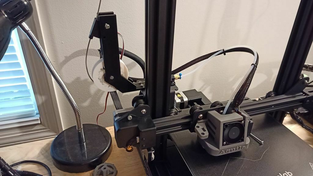 Free 3D file Voxelab Filament Guide/runout sensor mount・3D print model ...