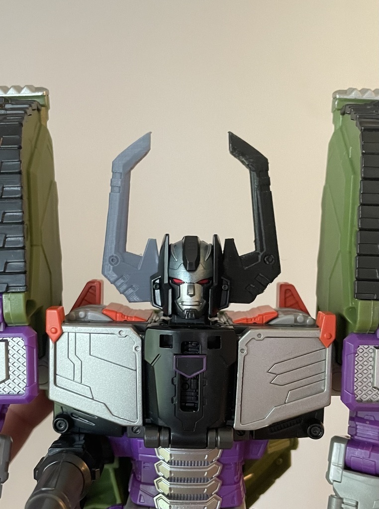 Free 3D file Legacy Armada Megatron Cybertron mode Ear 👂・Design to ...